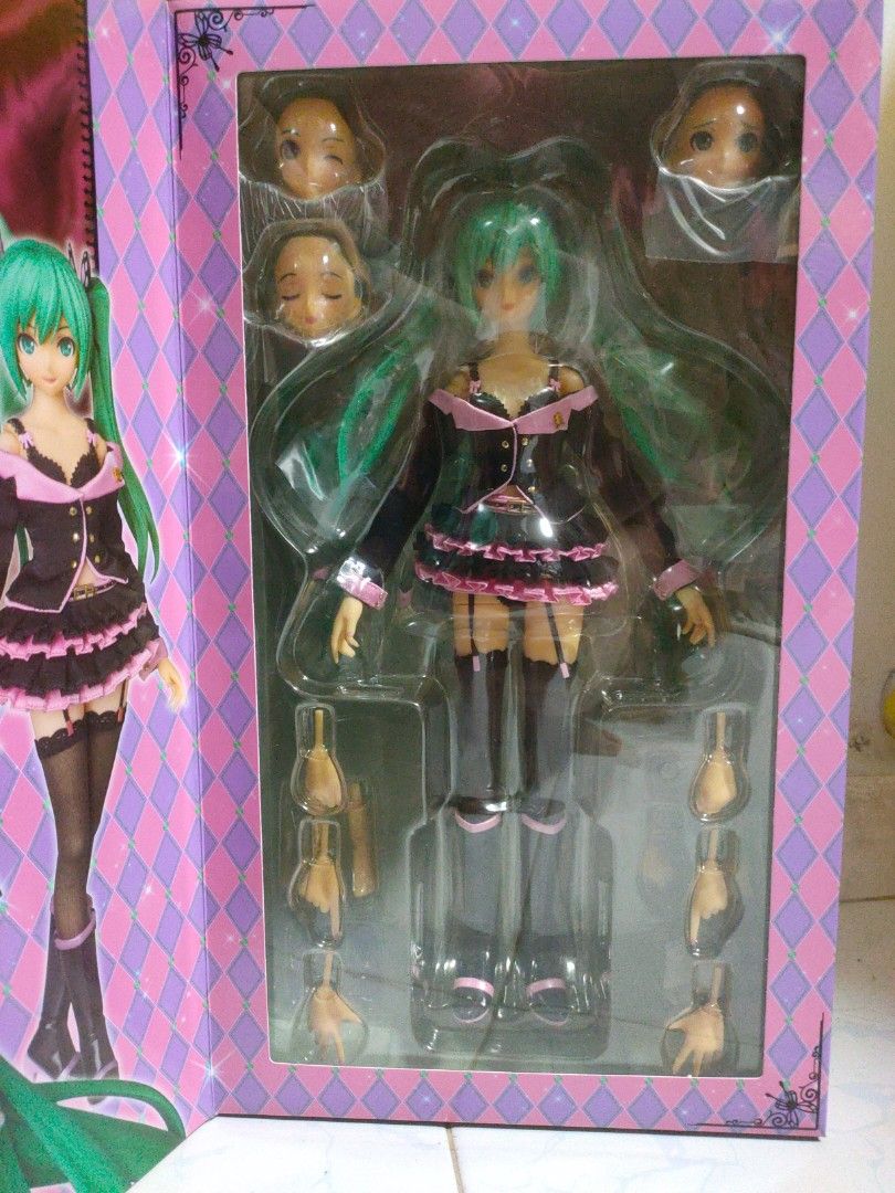 RAH Hatsune Miku Project Diva F, Hobbies & Toys, Toys & Games on Carousell
