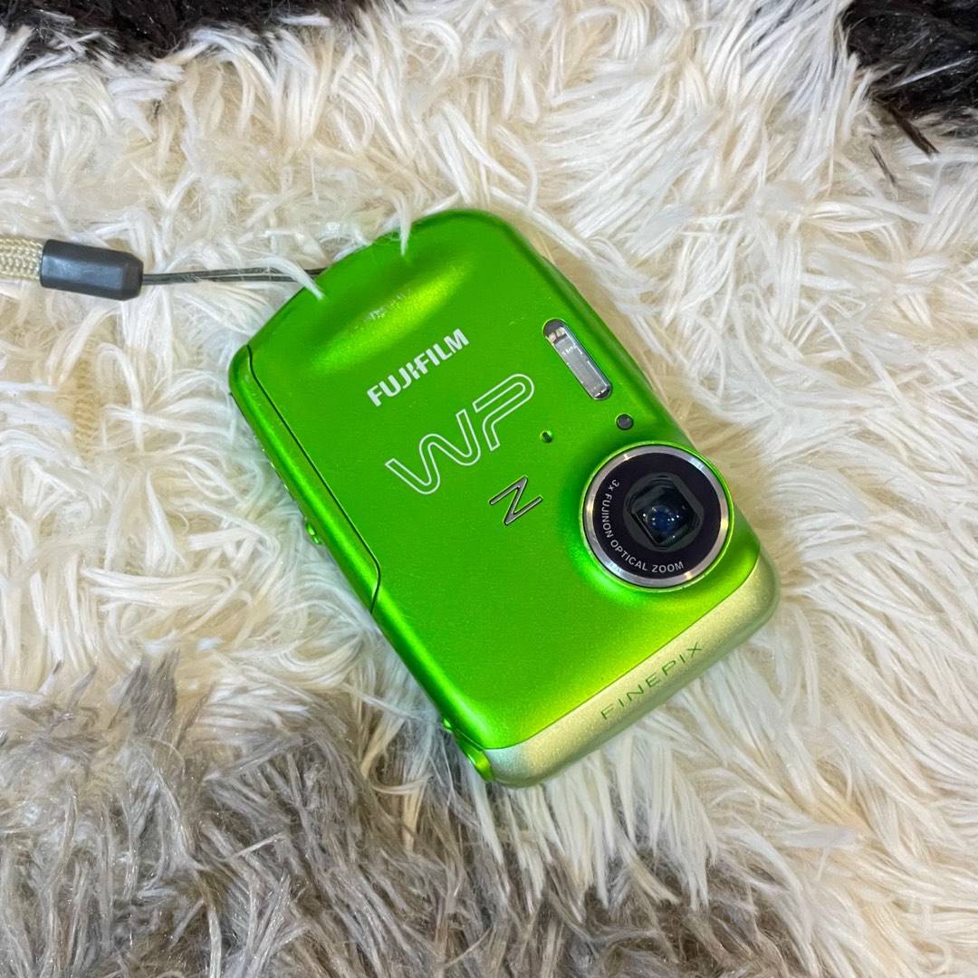 RARE VINTAGE VIBE DIGICAM - FUJIFILM FINEPIX Z33WP IN RARE COLOR, Photography, Cameras on Carousell