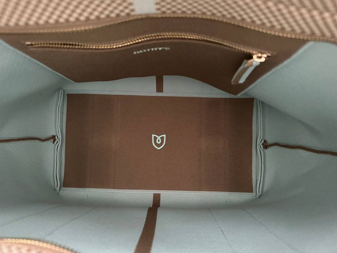 Rothys Essential Tote, Women's Fashion, Bags & Wallets, Tote Bags on ...