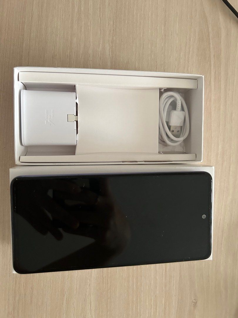 Samsung A52 (256gb) Original box and charger, Mobile Phones & Gadgets ...