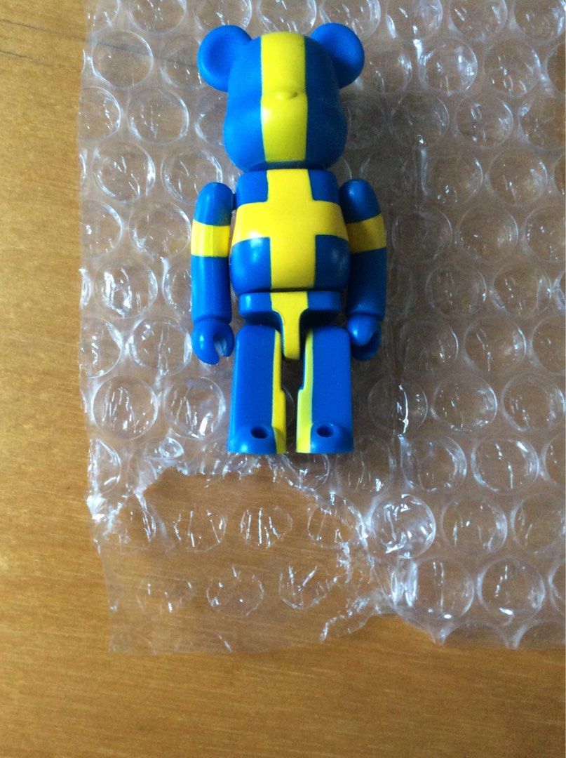 Series 16 bearbrick Sweden Flag bear brick Be@rbrick Rare, Hobbies ...
