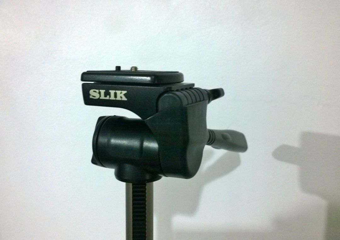 SLIK U9000 Aluminum Camera Tripod (AS IS) on Carousell