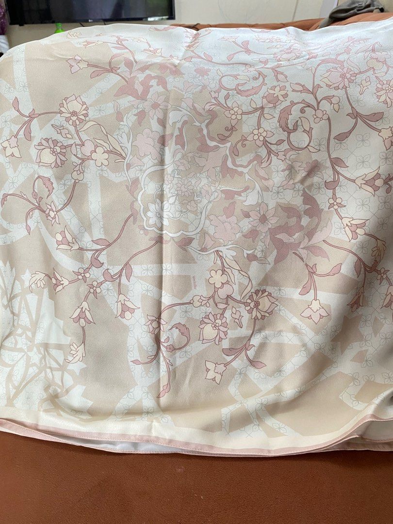 tudung neelofa, Women's Fashion, Muslimah Fashion, Hijabs on Carousell