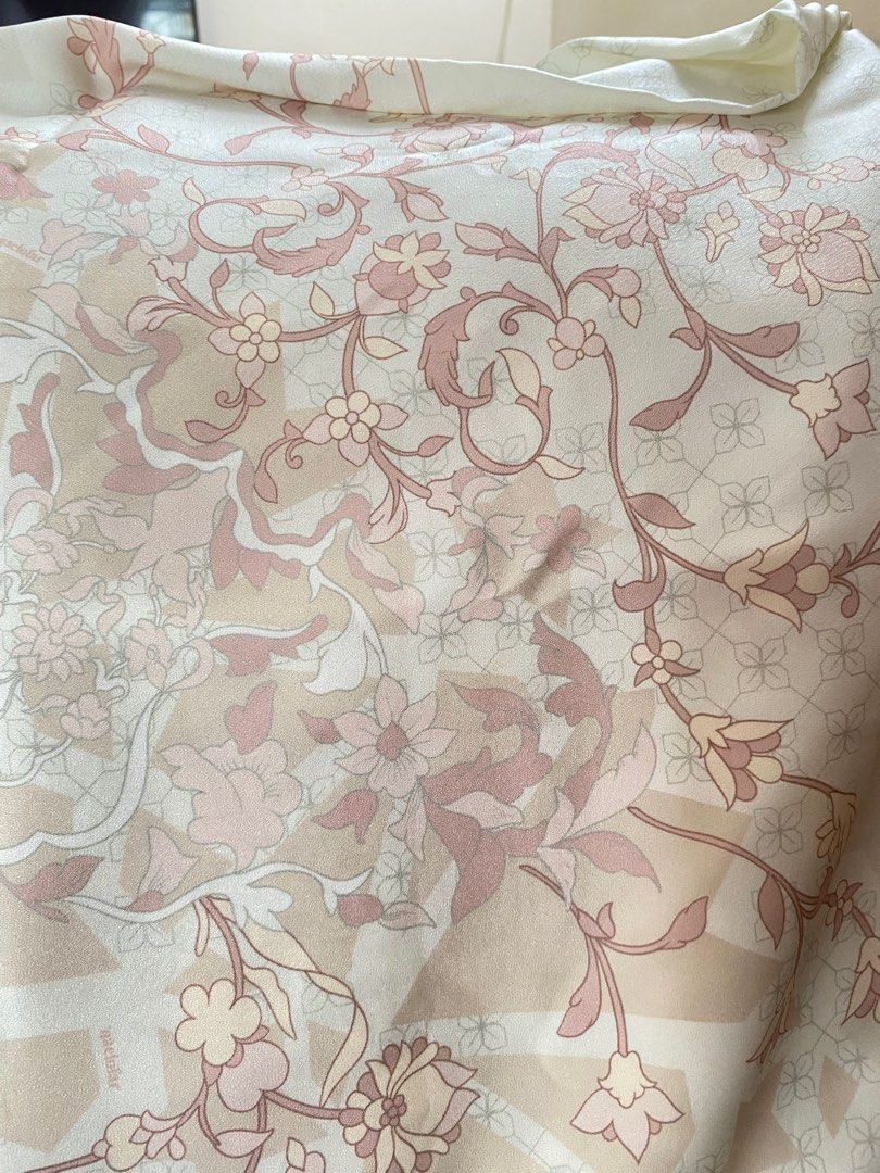 tudung neelofa, Women's Fashion, Muslimah Fashion, Hijabs on Carousell