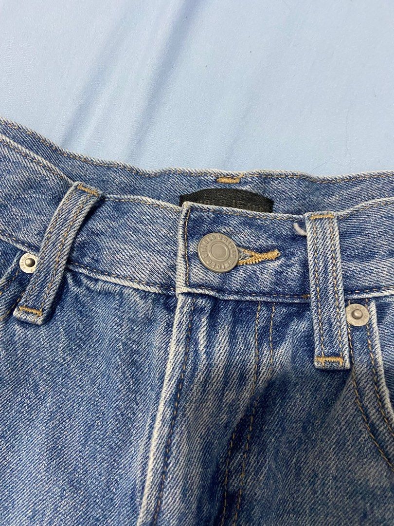 UNIQLO Distressed Boyfriend Denim Shorts Jeans on Carousell