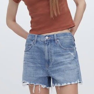 UNIQLO Distressed Boyfriend Denim Shorts Jeans on Carousell