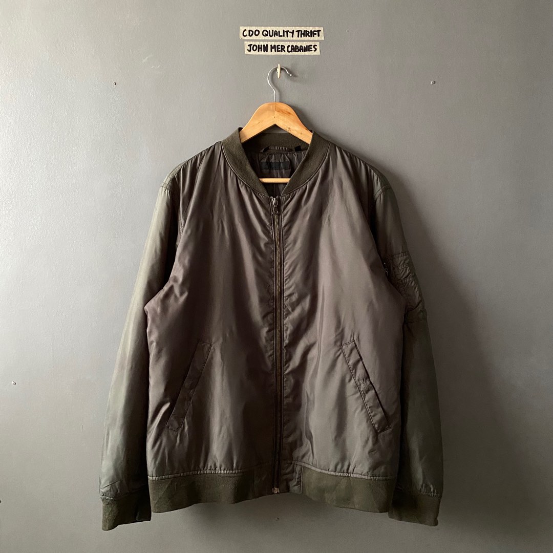 UNIQLO MA-1 BLOUSON BOMBER JACKET on Carousell