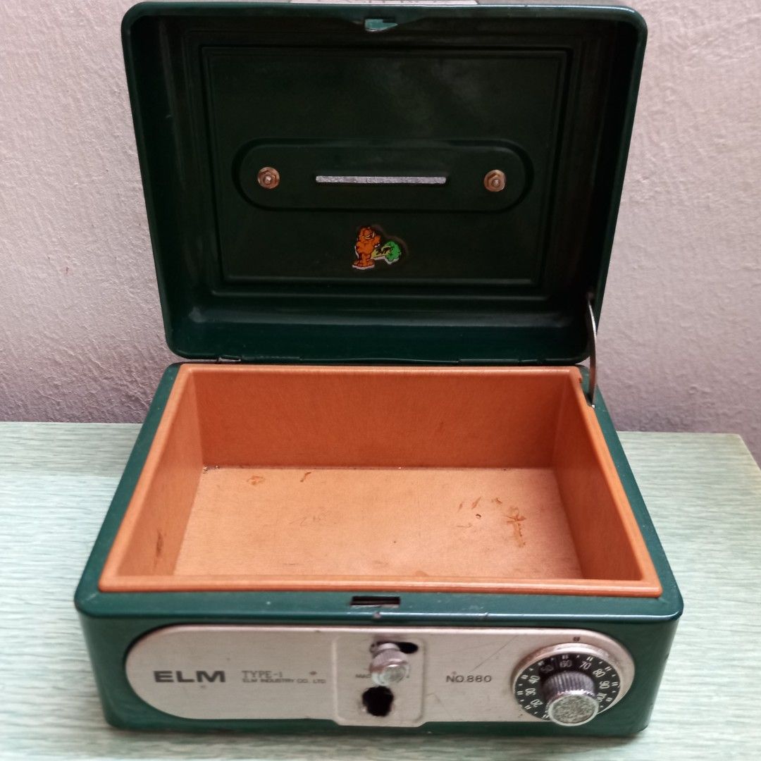 Vintage ELM Japan Portable Cash Box, Hobbies & Toys, Collectibles & Memorabilia, Vintage ...