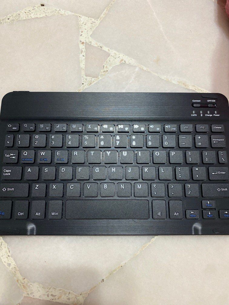 wireless keyboard portable iPad casing, Computers & Tech, Parts ...