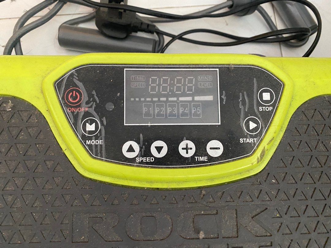 WonderCore Rock N Fit Vibration Shaper, Sports Equipment, Exercise ...