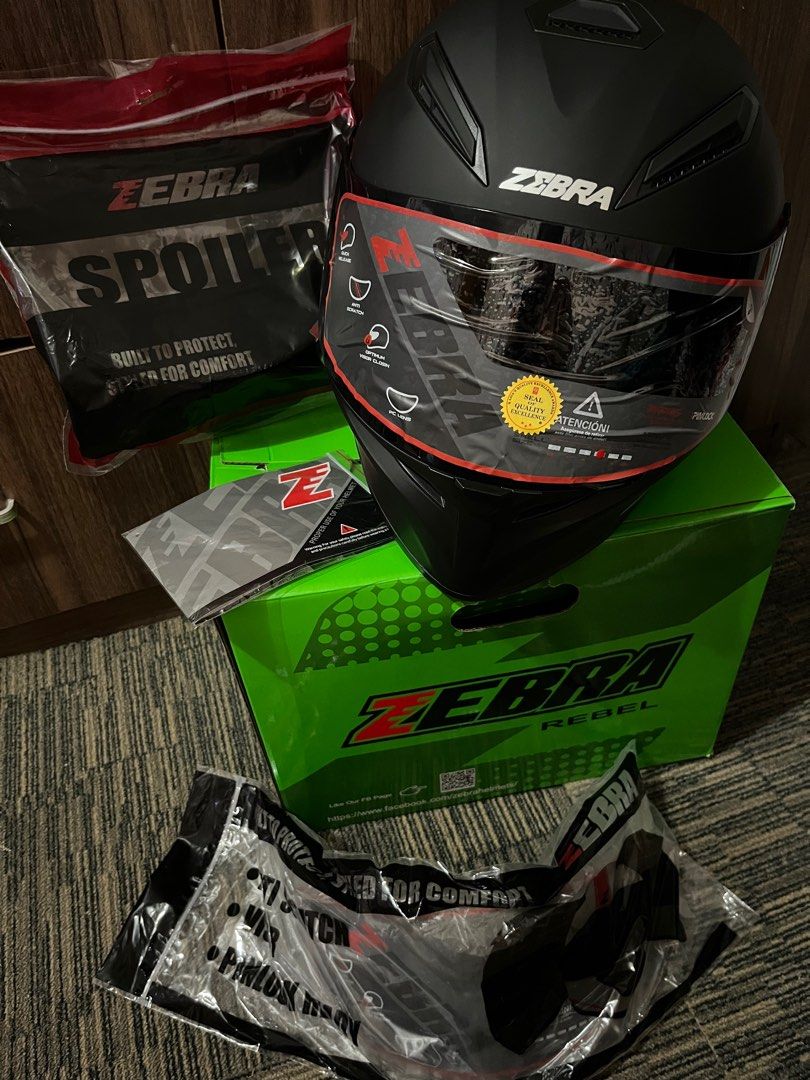 ZEBRA REBEL FULL FACE HELMET, Motorbikes, Motorbike Parts & Accessories ...