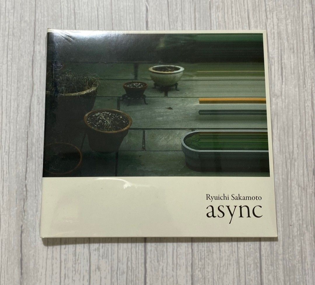 坂本龍一 Ryuichi Sakamoto async 歐版CD, 興趣及遊戲, 音樂、樂器 & 配件, 音樂與媒體 - CD 及 DVD - Carousell