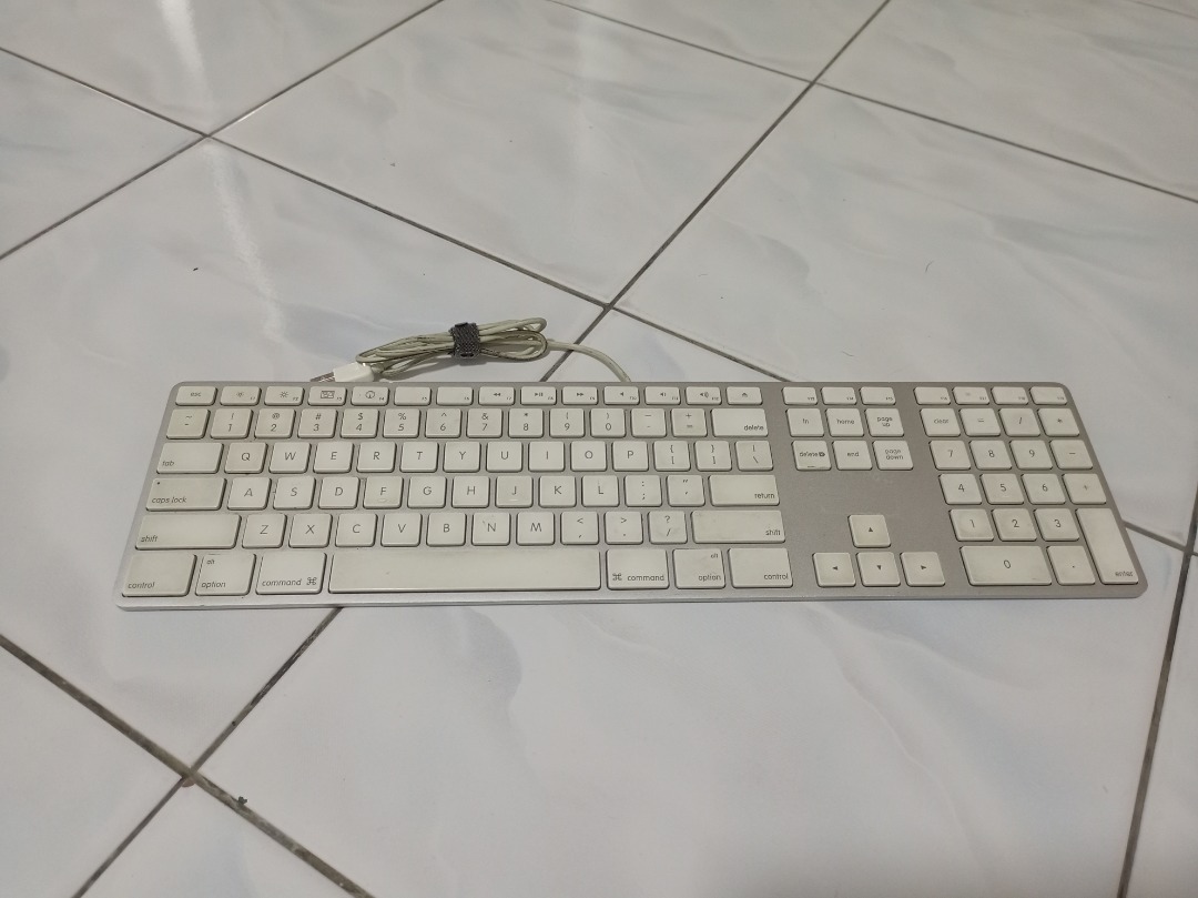 Apple Wired Keyboard Computers And Tech Parts And Accessories Computer Keyboard On Carousell
