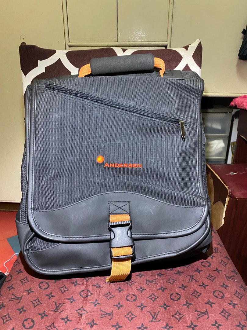 Arthur Andersen Laptop Bag, Men's Fashion, Bags, Backpacks on Carousell