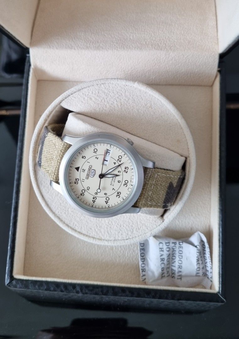 Auto Seiko watch with Auto watch winder!, Luxury, Watches on Carousell