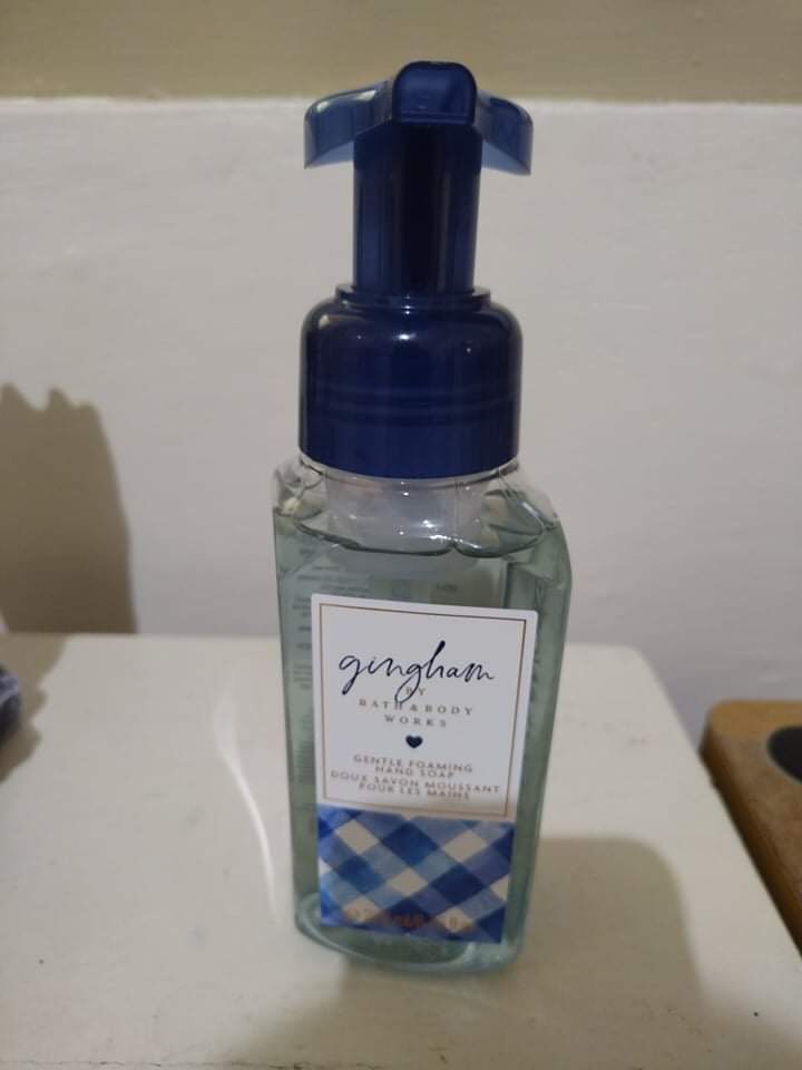 Bath & body Gingham hand foam wash on Carousell