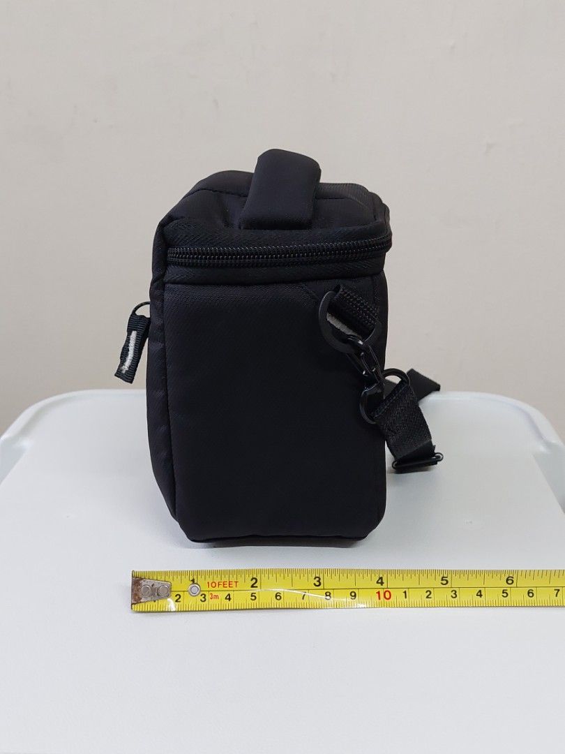 Case Logic pouch bag on Carousell
