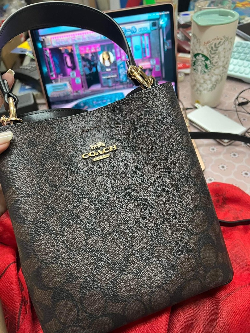 Coach Small Town Bucket Bag original outlet bag, Luxury, Bags & Wallets ...