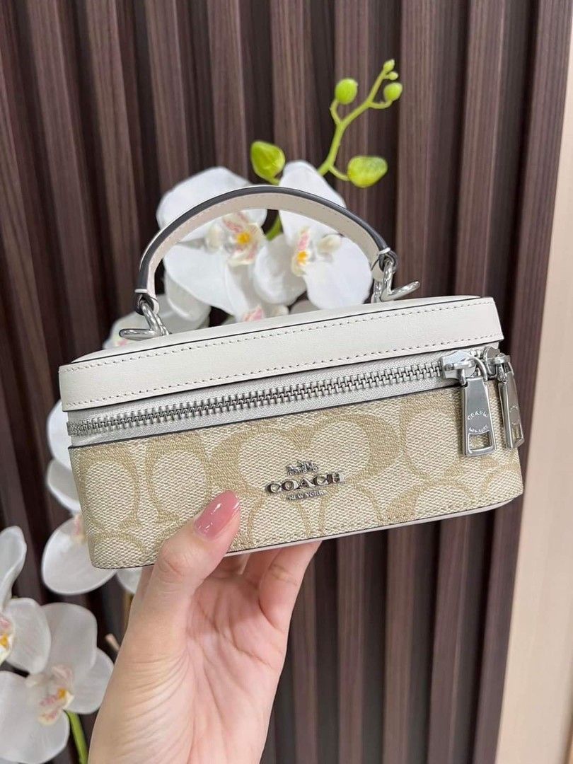 Coach Train Case Crossbody In Signature Canvas, Women's Fashion, Bags ...