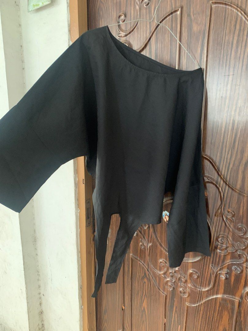 Crop top hitam asimetris ootd able murah dan cantik, Fesyen Wanita ...