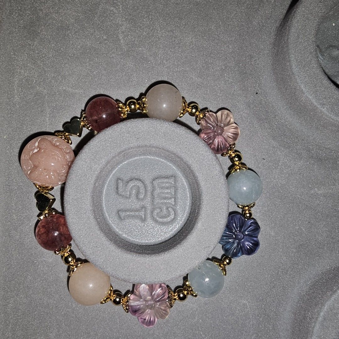 Crystal bracelet Xiao Kui (shin chan sis), Women's Fashion, Jewelry ...