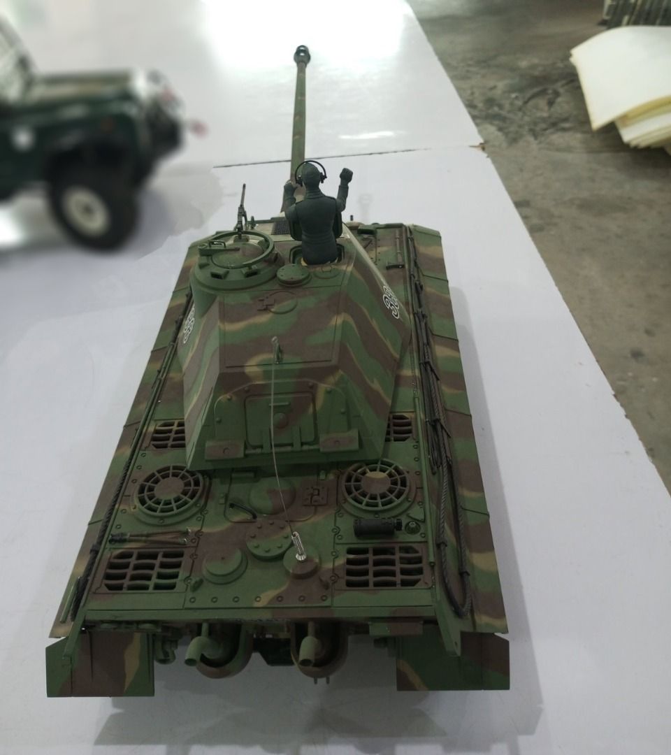 For sale Tamiya RC 1/16 Leopard 2A6 & RC Tank "King Tiger No. 3888" 1: ...
