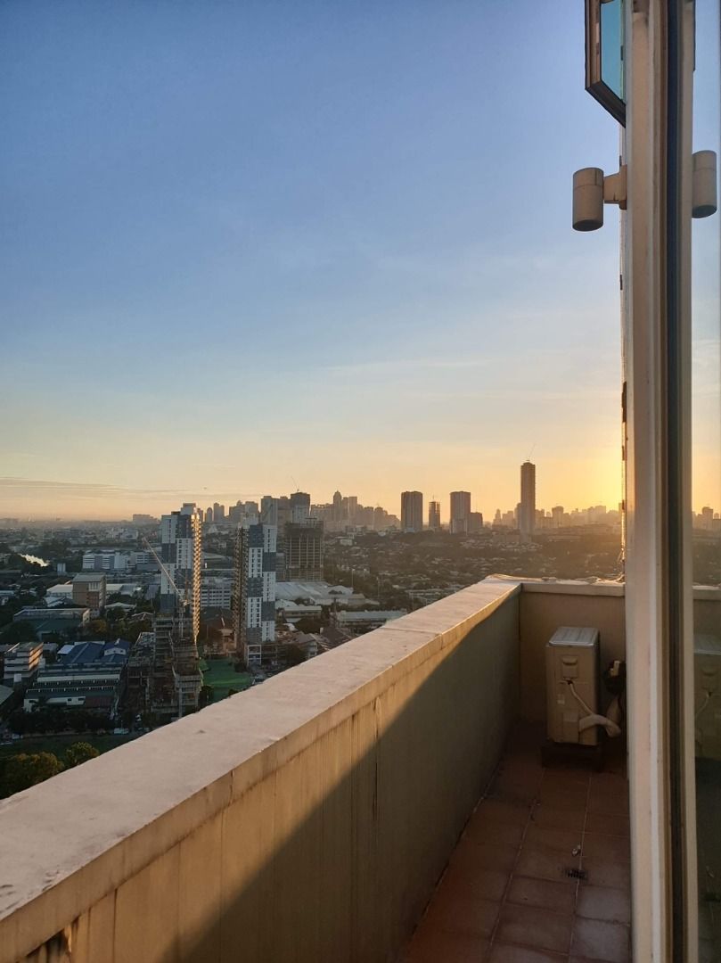 For Sale: The Grove by Rockwell Tower D 2BR on Carousell