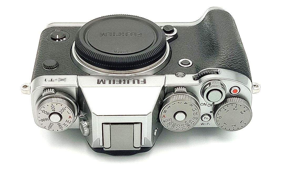 Fujifilm XT1 chrome, Photography, Cameras on Carousell