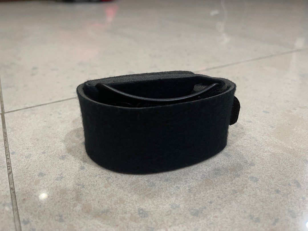 Futuro 3M Custom Pressure Strap Knee Guard, Health & Nutrition, Braces ...