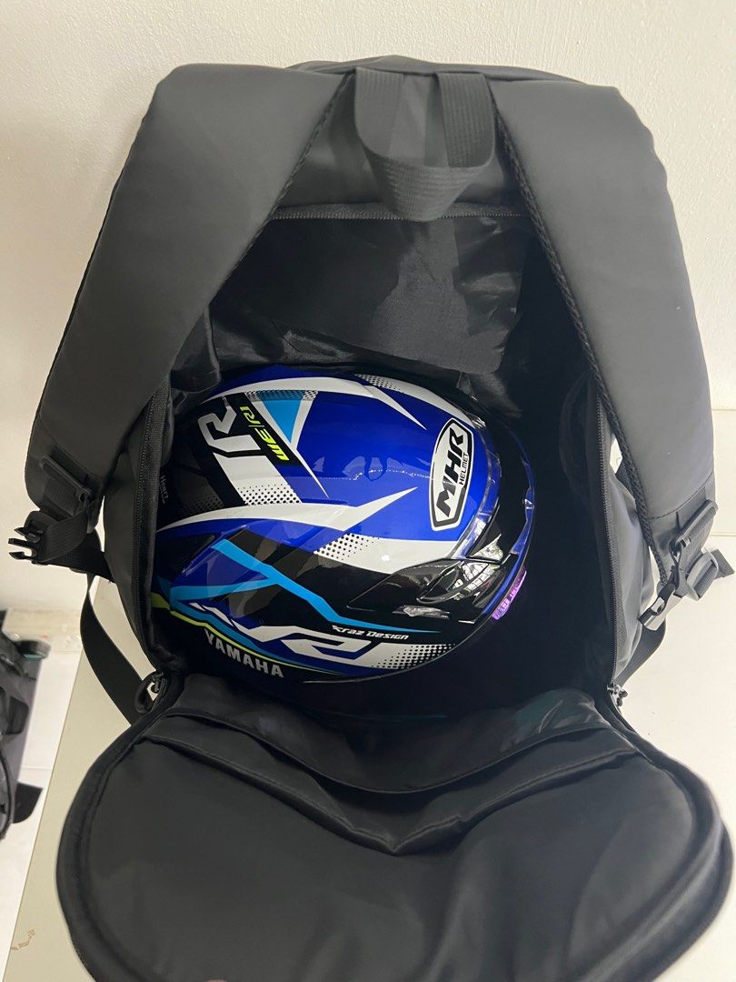 Gracshaw Helmet Bagpack, Motorcycles, Motorcycle Apparel on Carousell