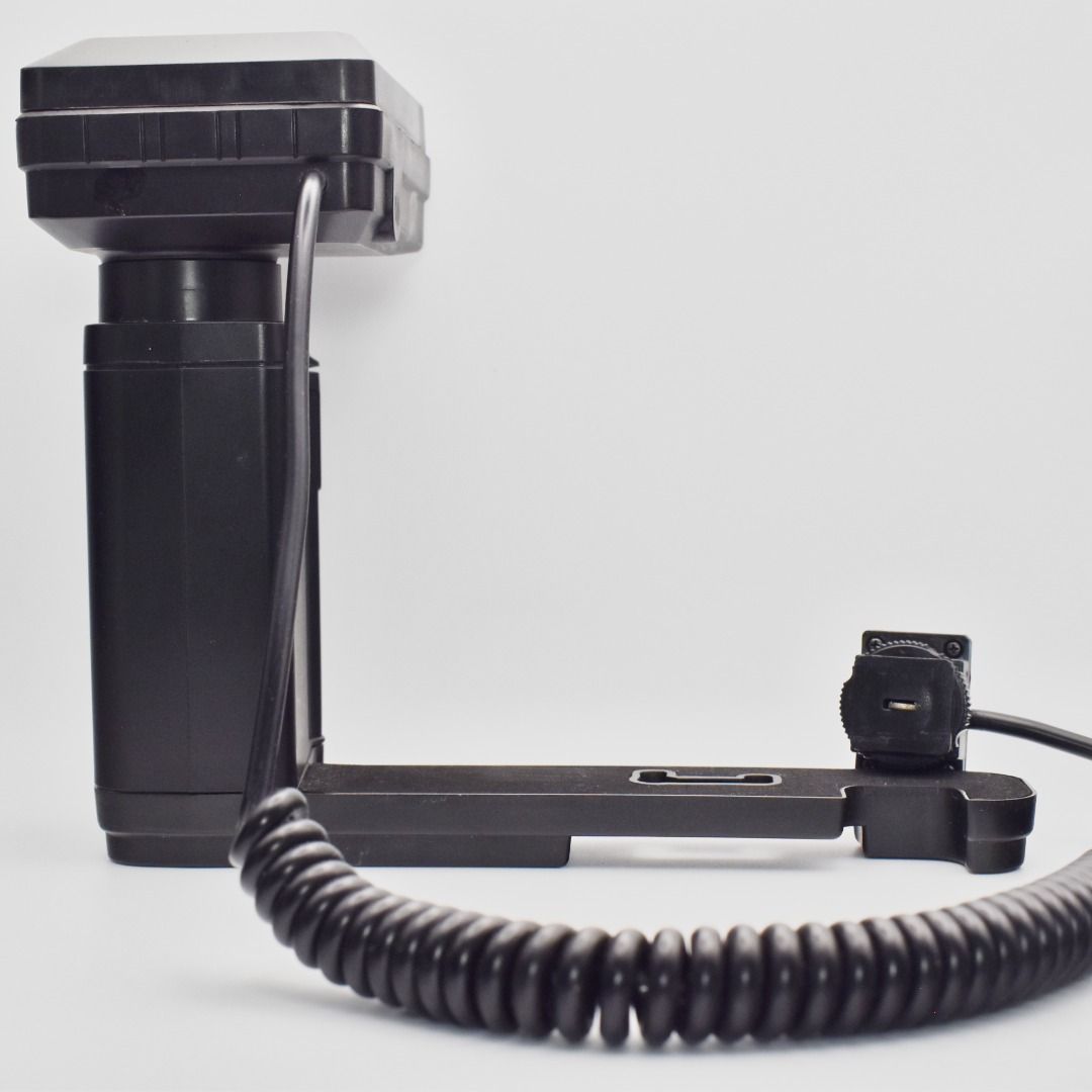 Hand grip camera flash (universal hotshoe mount, working), Photography ...