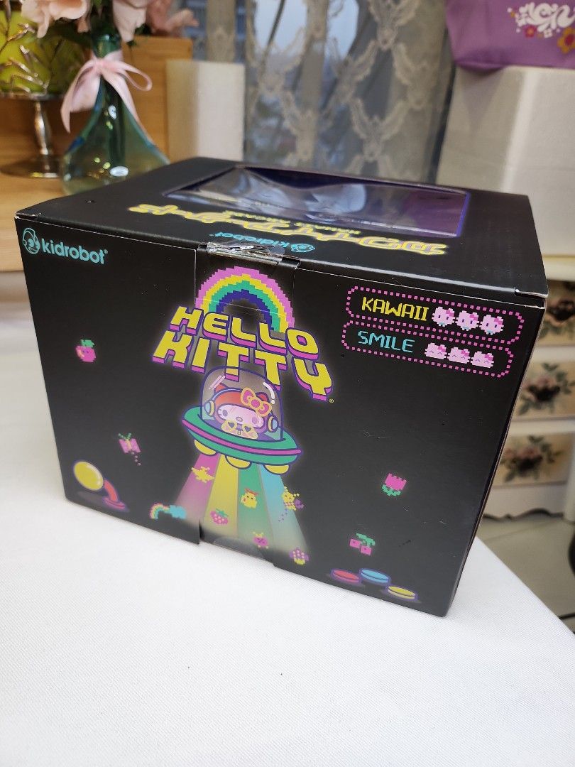 Hello Kitty Kidrobot Collectible Art Figure 2023 - Limited Edition ...