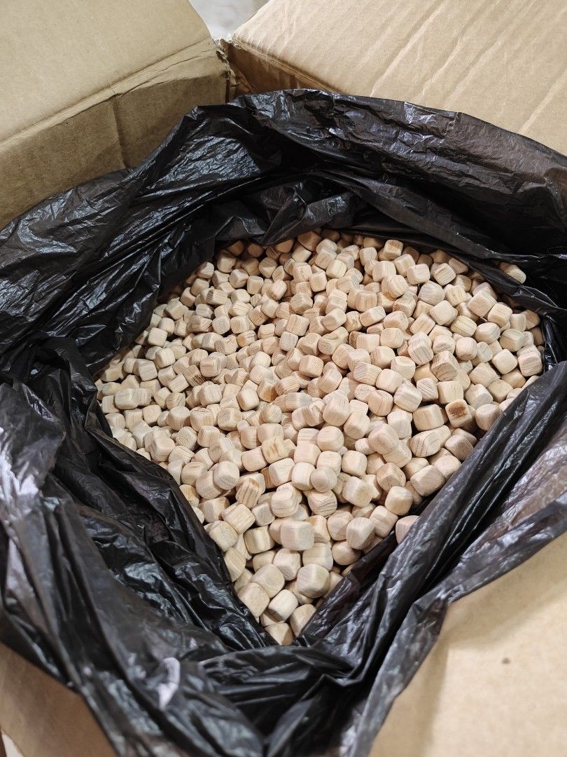 5.5kg Hinoki wood cubes for play, Hobbies & Toys, Toys & Games on Carousell