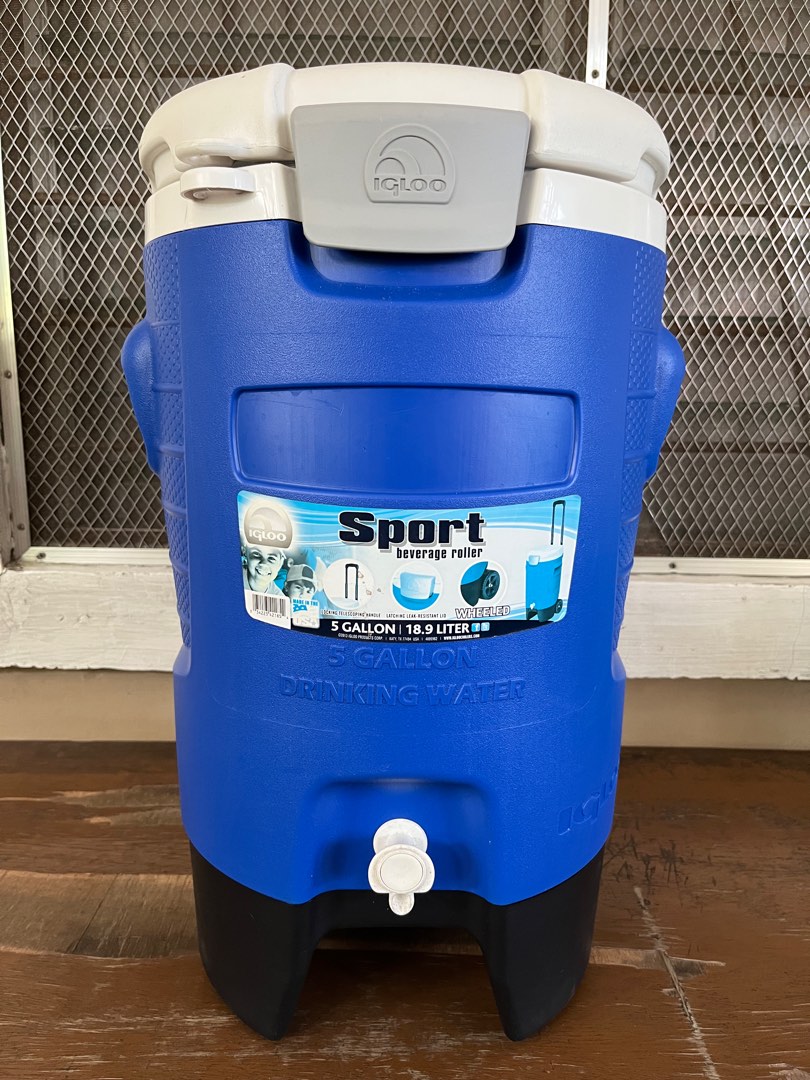 Igloo 5 Gallon Wheeled Portable Cooler on Carousell
