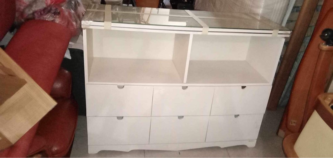 ‼️JAPAN SURPLUS DISPLAY CABINET IN GOOD CONDITION‼️ on Carousell