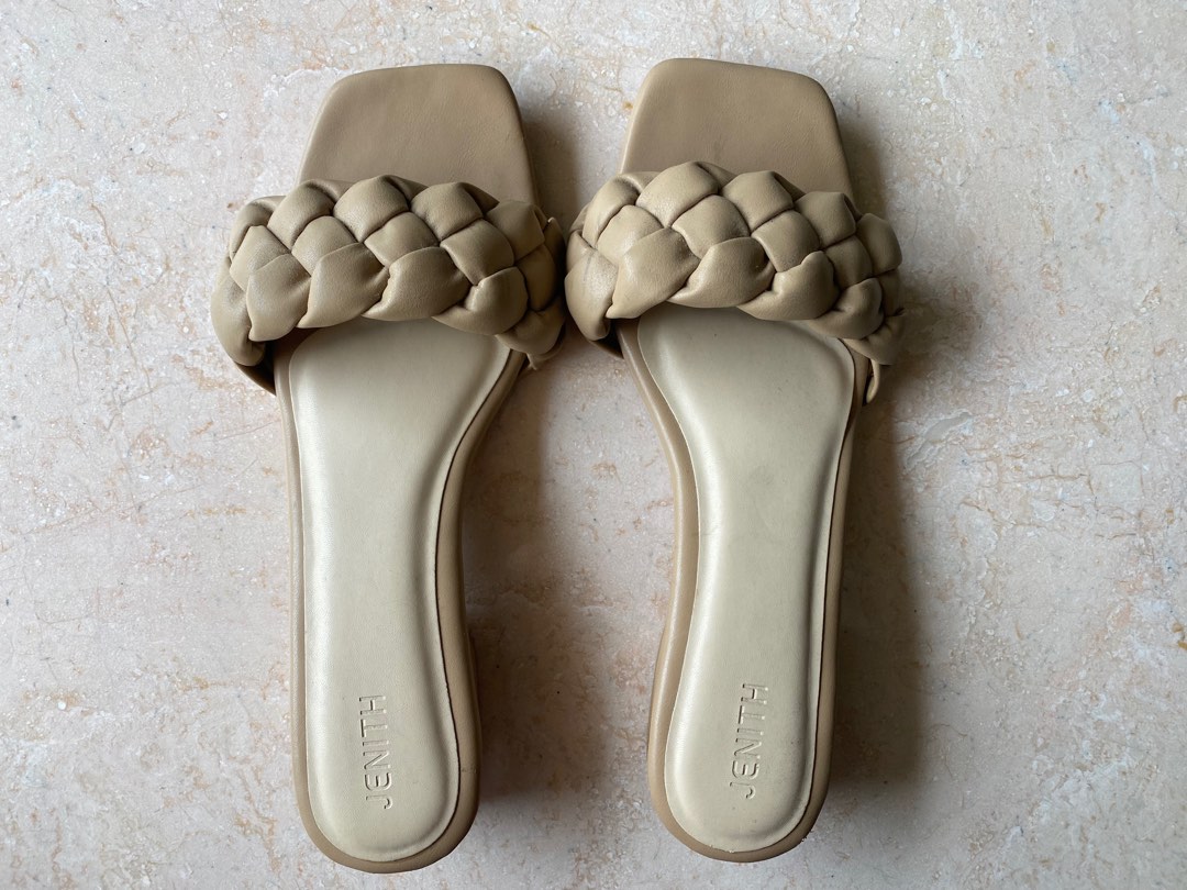 Jenith nude low heel, Women's Fashion, Footwear, Heels on Carousell