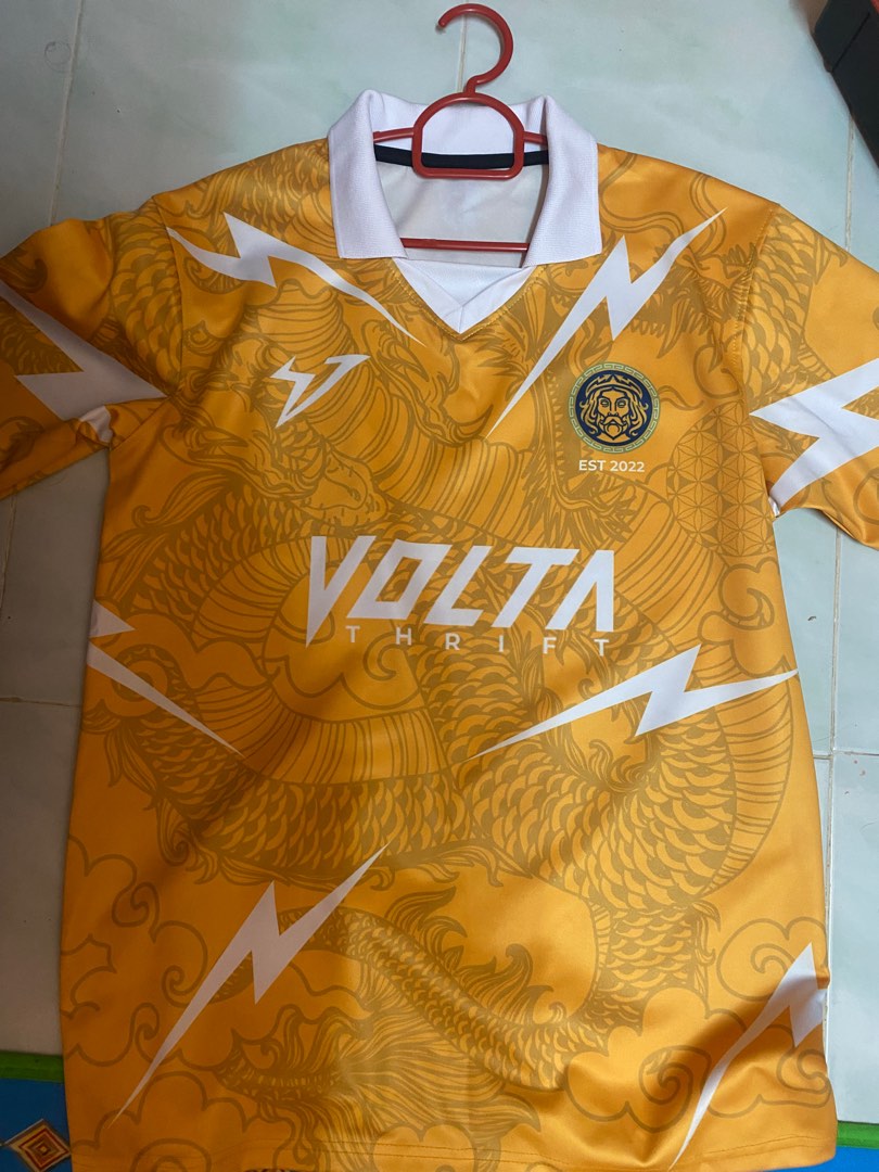 jersi retro kolar, Men's Fashion, Activewear on Carousell