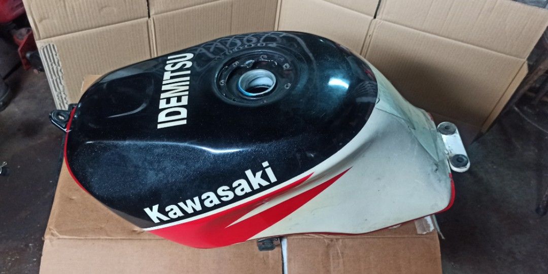 Kawasaki KRR150 FUEL TANK ORI, Motorcycles, Motorcycle Accessories on ...