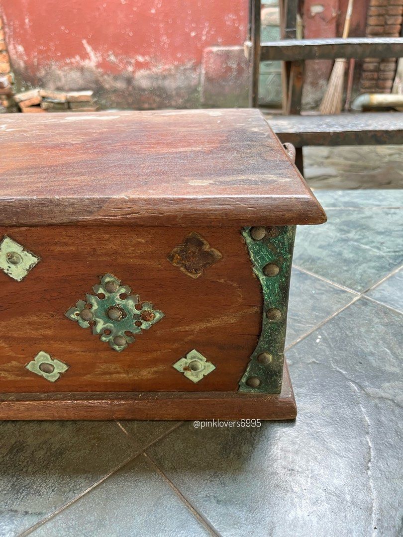 Kotak Peti Kayu Antik Antique Sedang Pendek Jadul Kuno Pajangan ...