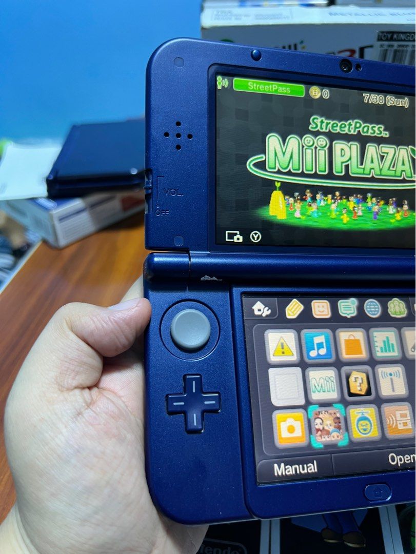 New Nintendo 3DS XL Metallic Blue (IPS Top Screen, Complete in Box, Non ...