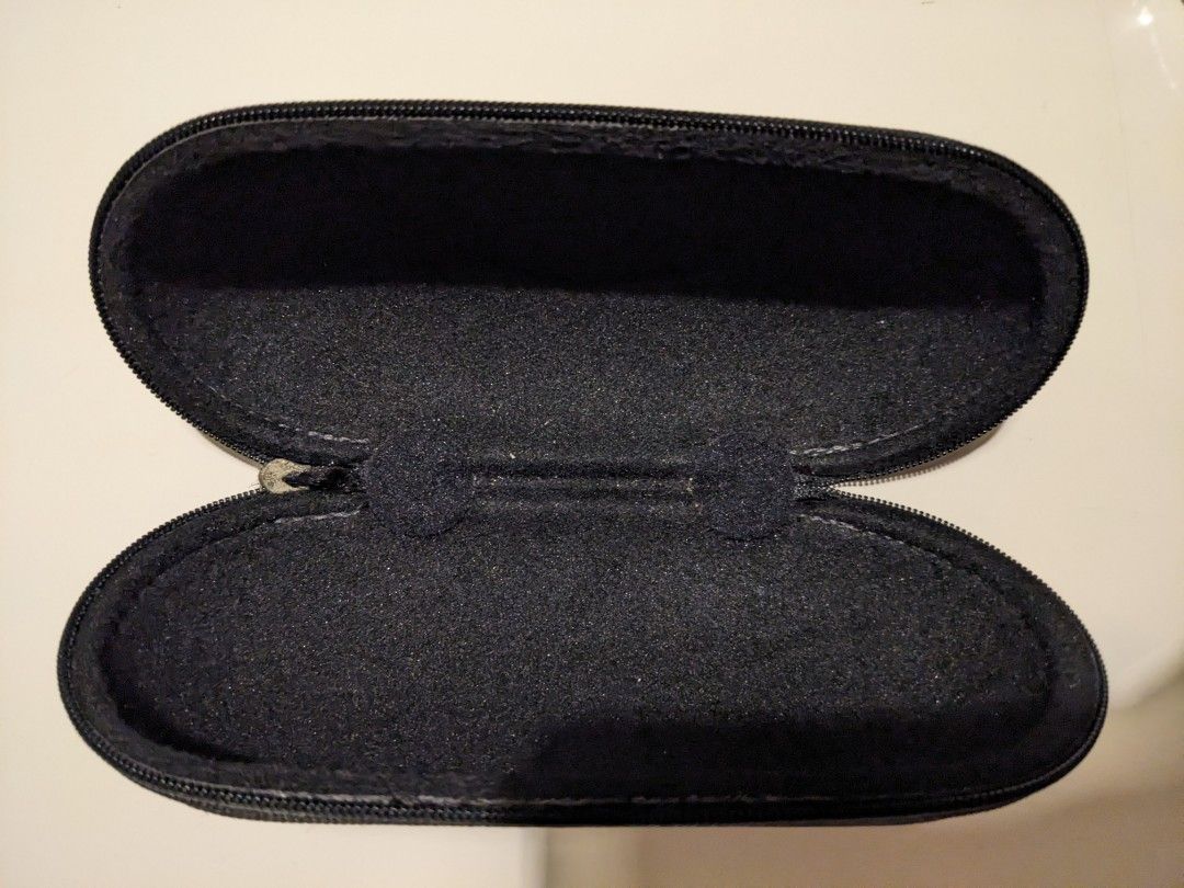 Oakley box, Men's Fashion, Watches & Accessories, Sunglasses & Eyewear ...