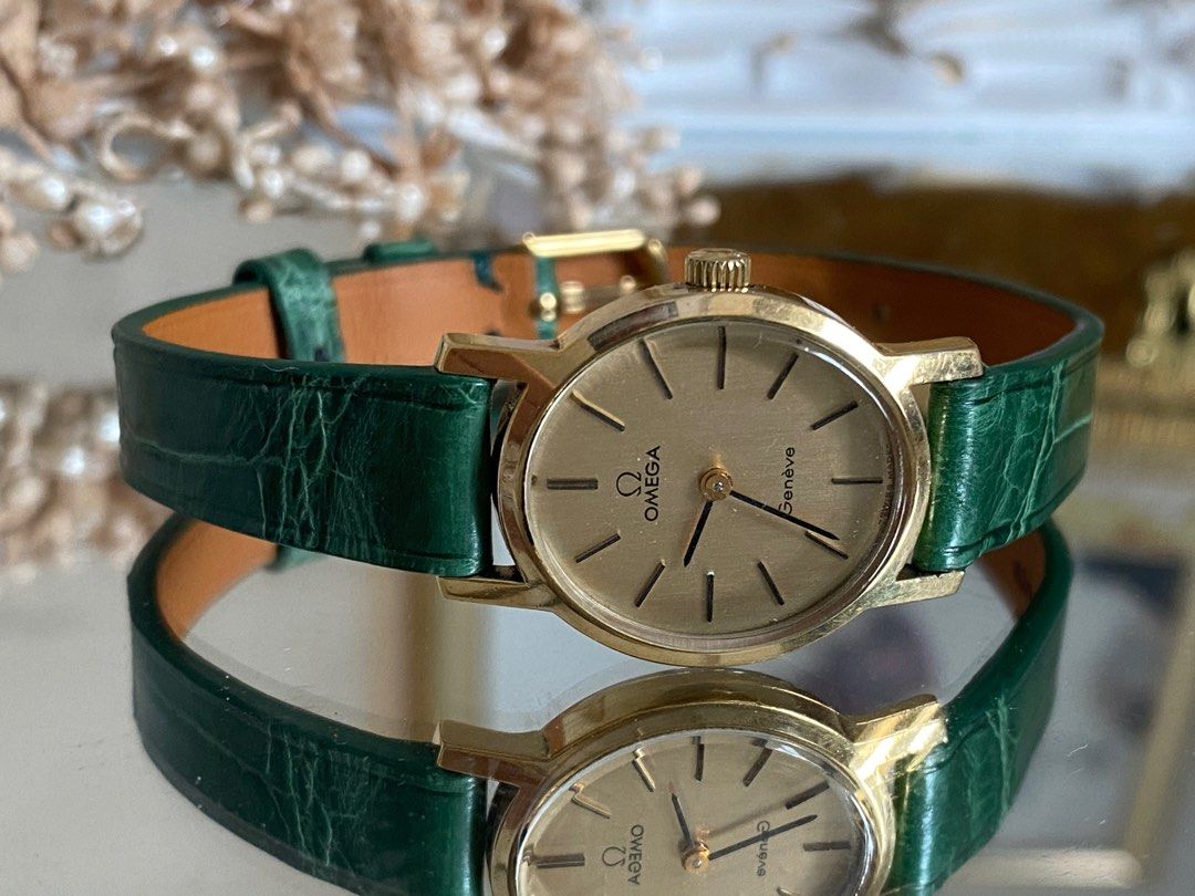 OMEGA Vintage Classic Oval Hand Manual Wind Wrist Watch Green and Gold ...