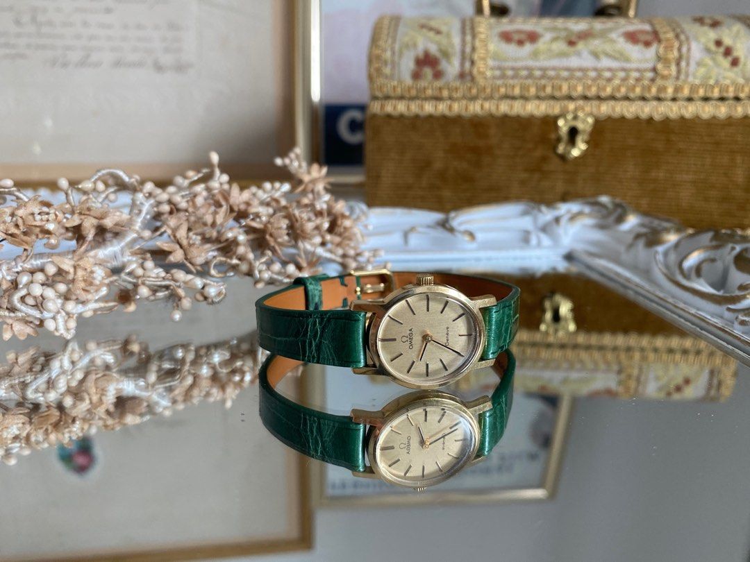 OMEGA Vintage Classic Oval Hand Manual Wind Wrist Watch Green and Gold ...