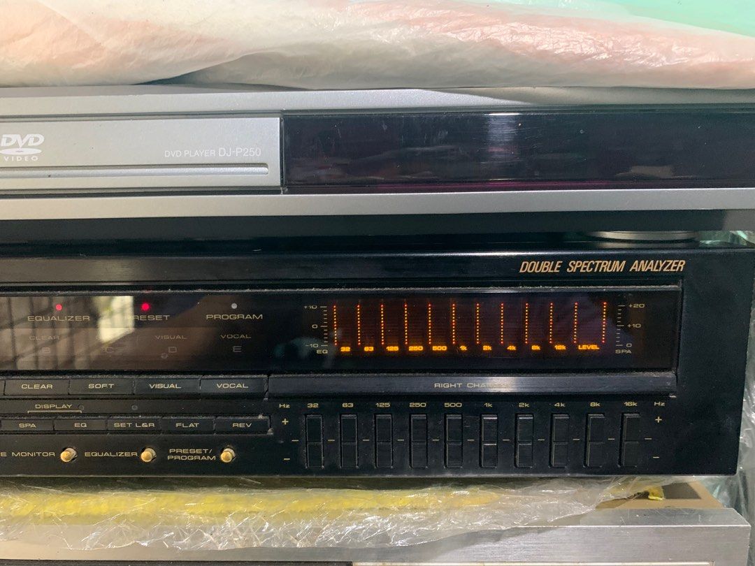 PIONEER STEREO GRAPHIC EQUALIZER GR-777 AC 110/120/220/240 VOLTS 60/60 HZ 118 WATTS MADE IN ...