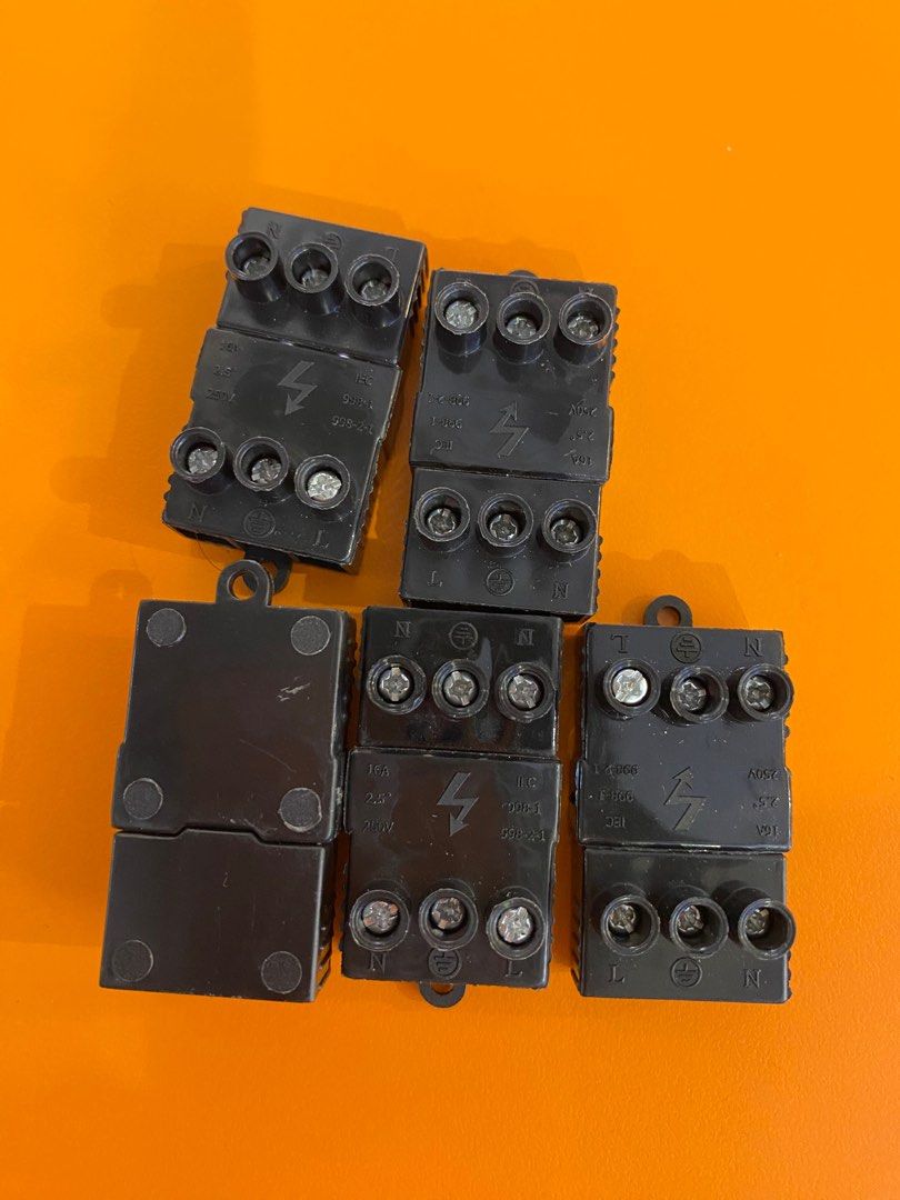 PLUG & SKT POLARIZED CONNECTOR (BLACK) 16A, Furniture & Home Living ...