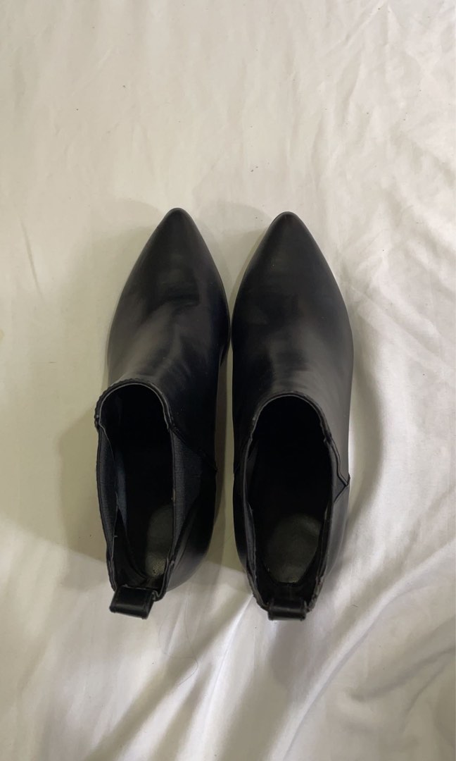 Pointy boots, Women's Fashion, Footwear, Boots on Carousell