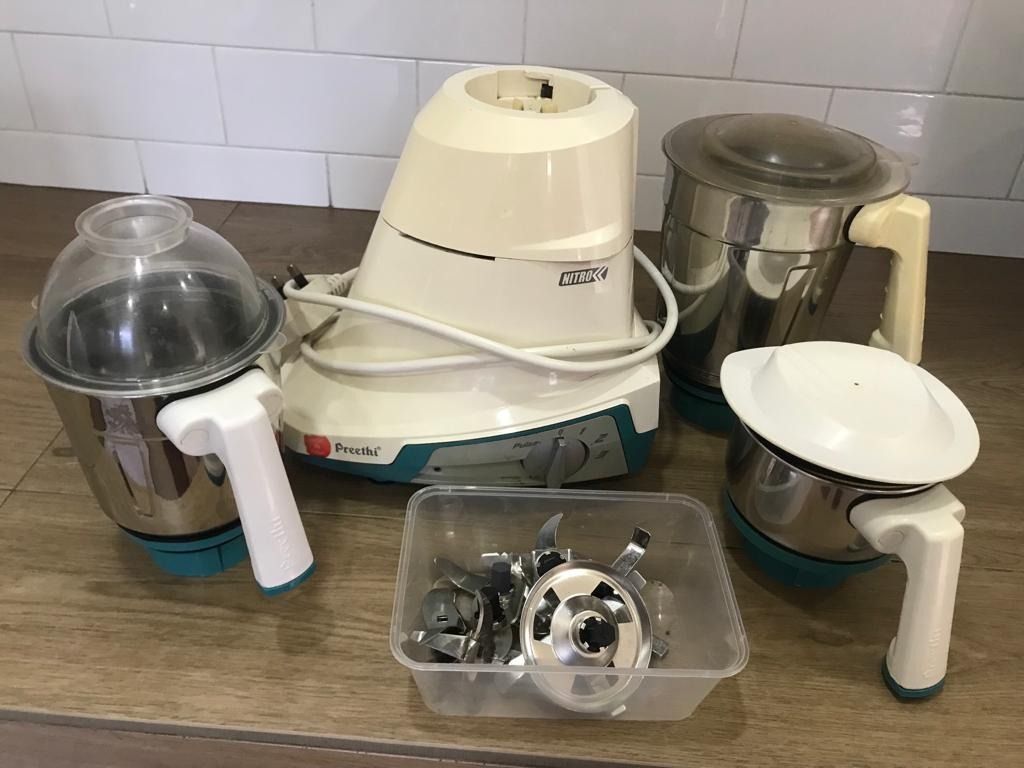 Preeti Heavy Duty Electric Grinder, TV & Home Appliances, Kitchen ...