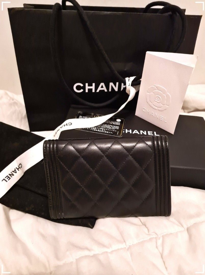 *RARE* BOY CHANEL MEDIUM FLAP WALLET IN SO BLACK HARDWARE, Women's ...