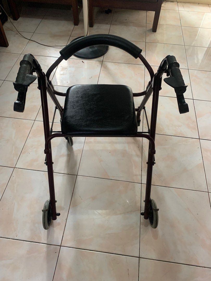 Rollator Walker/Wheel Chair, Health & Nutrition, Assistive ...