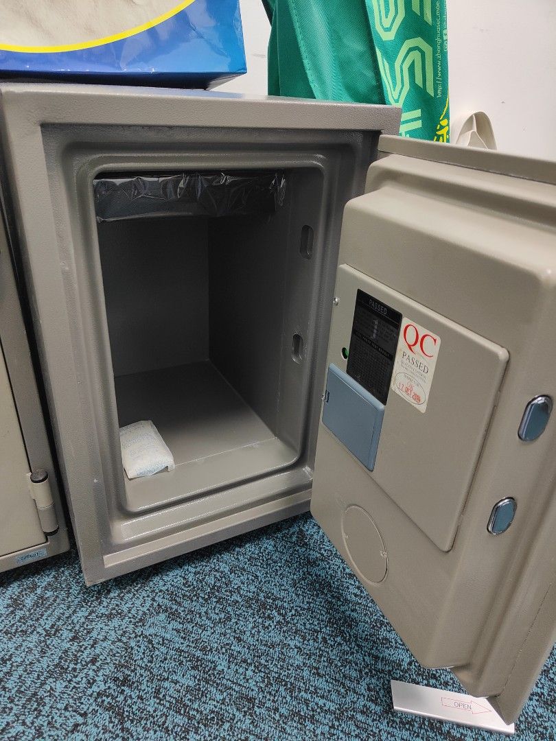 Safe Box, Furniture & Home Living, Security & Locks, Safe on Carousell